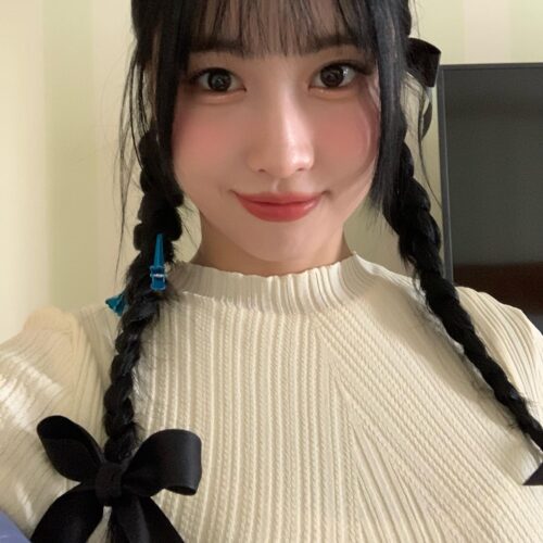 어울리는 것만 쏙쏙, 모모의 사복 스타일_셀럽패션 #7 | 보그 코리아 (Vogue Korea)