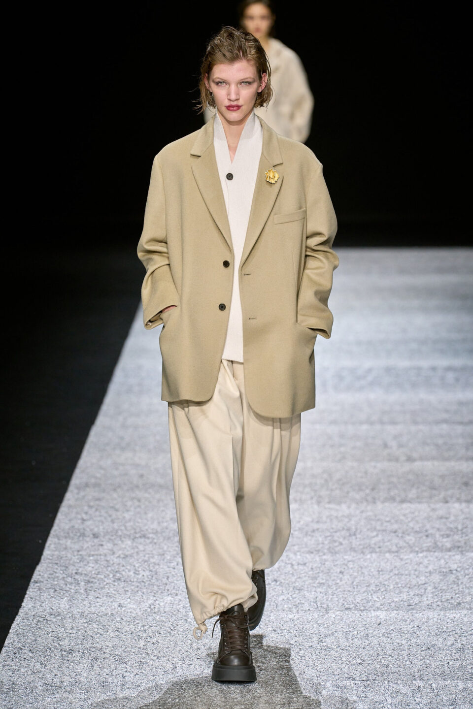 할머니 옷장에 숨어 있는 2024 핵심 아이템 | 보그 코리아 (Vogue Korea)